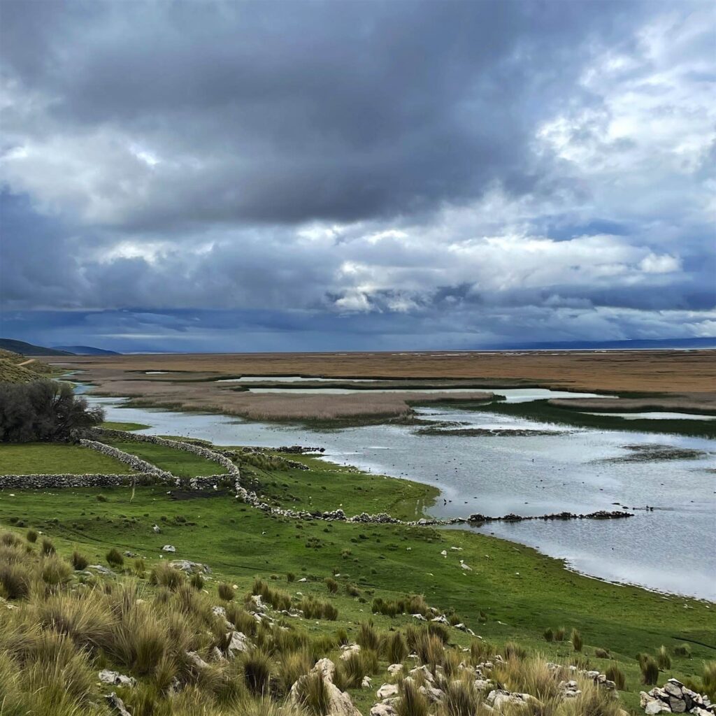 Junin Lake - Apu Productions